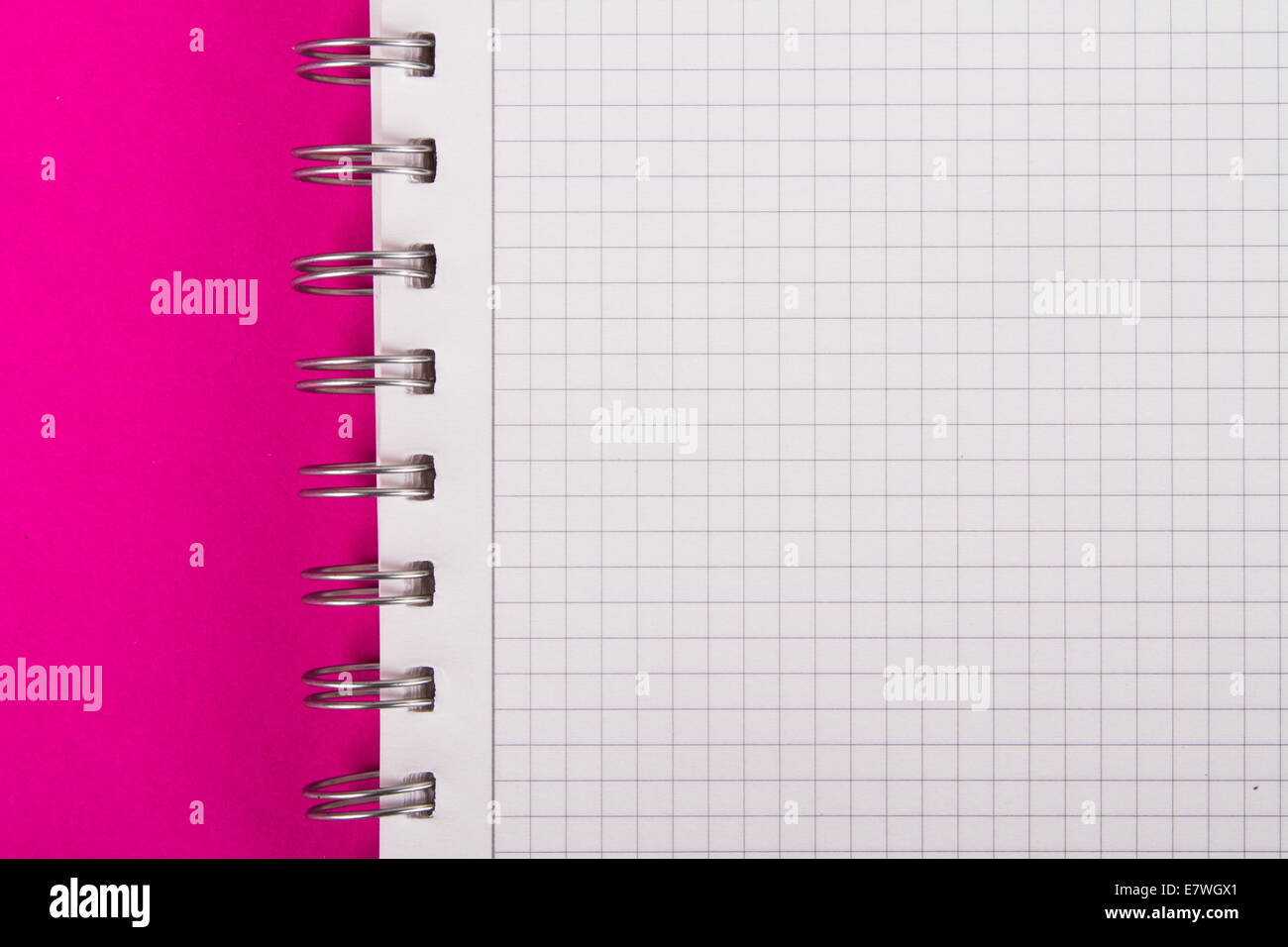 White, blank note paper, on pink background Stock Photo - Alamy