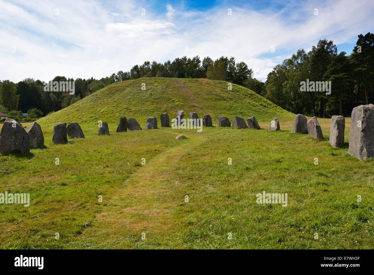Viking burial mound hi-res stock photography and images - Alamy