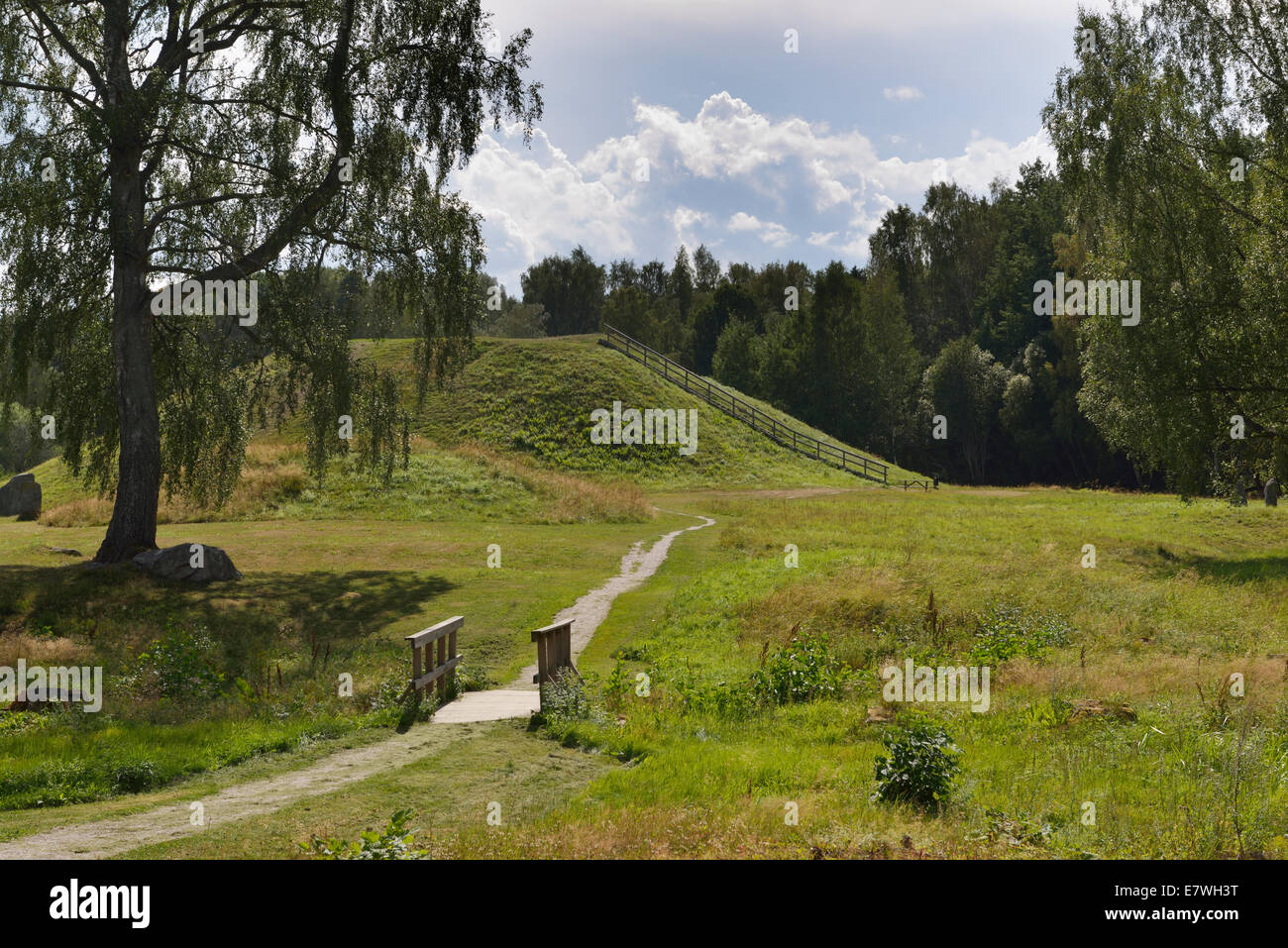 Tumulus viking hi-res stock photography and images - Alamy