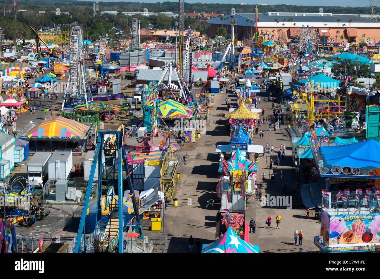 State fair midway hi-res stock photography and images - Alamy
