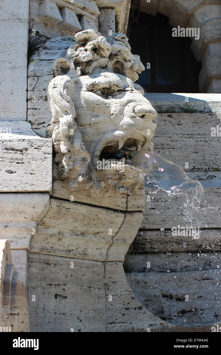 Italy rome fountain head lion hi-res stock photography and images - Alamy