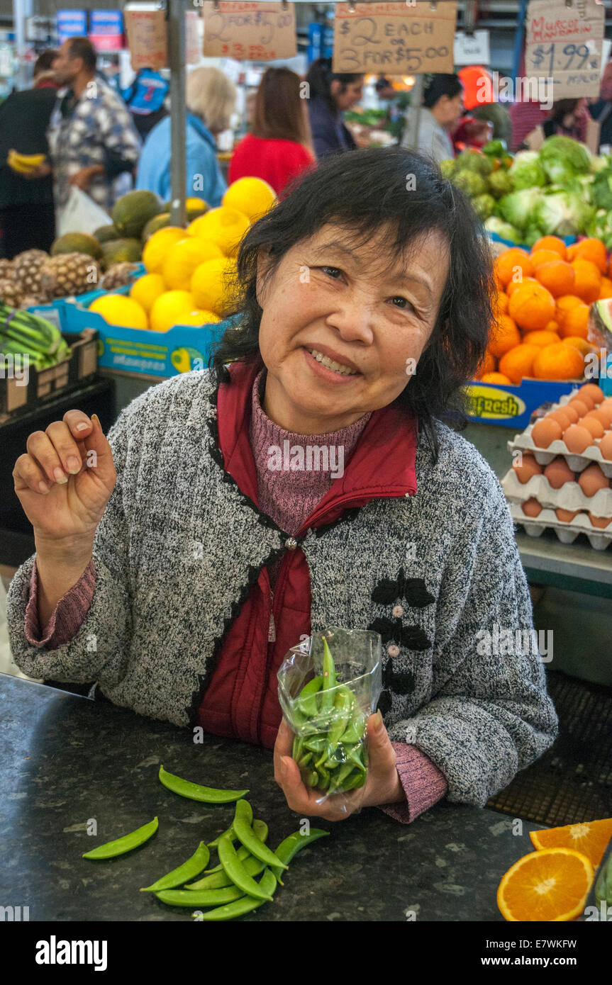 Ethic Chinese stallholder at the Dandenong Market, Melbourne, Australia ...
