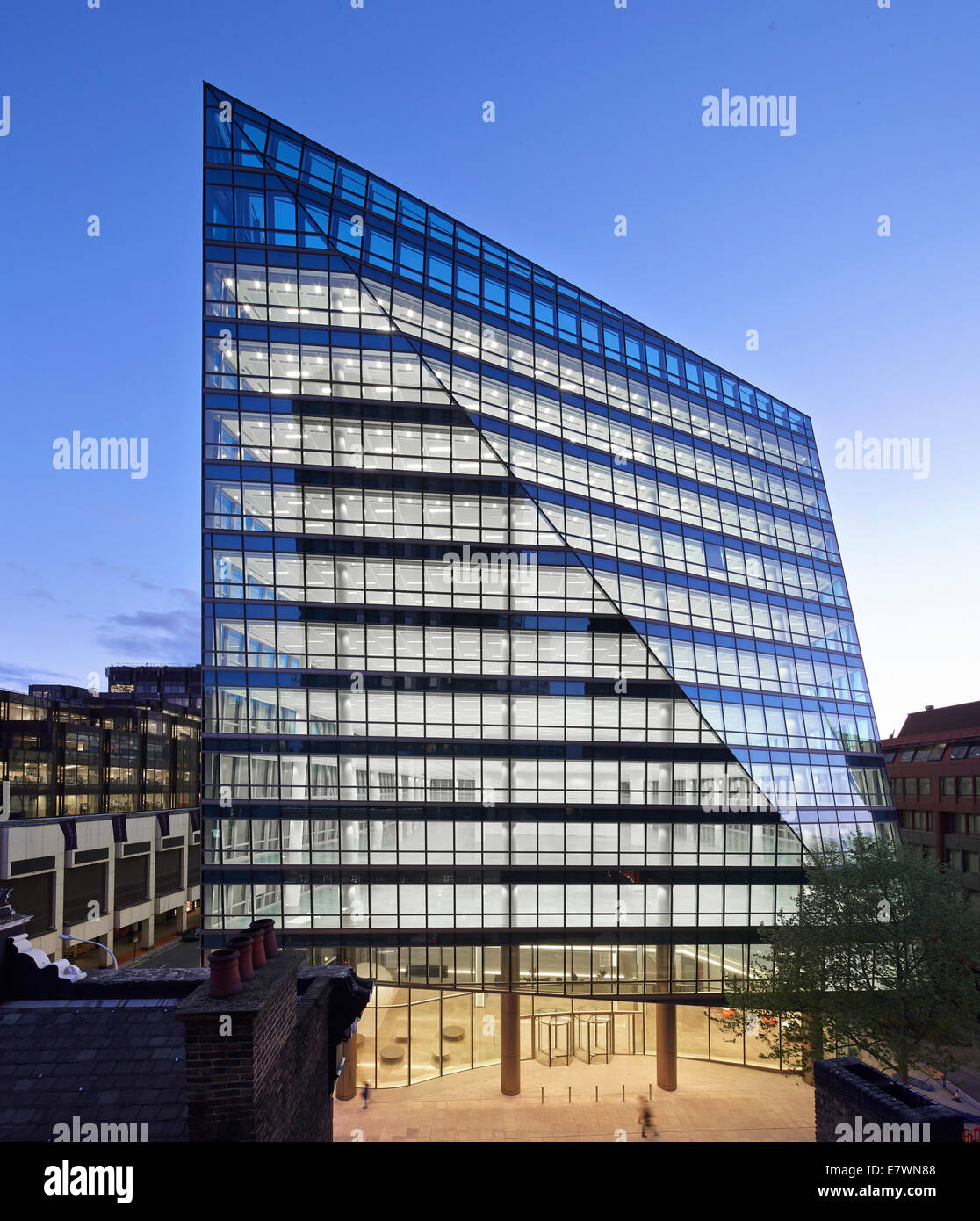 62 Buckingham Gate, London, United Kingdom. Architect: Pelli Clarke Pelli + Swanke Hayden ...