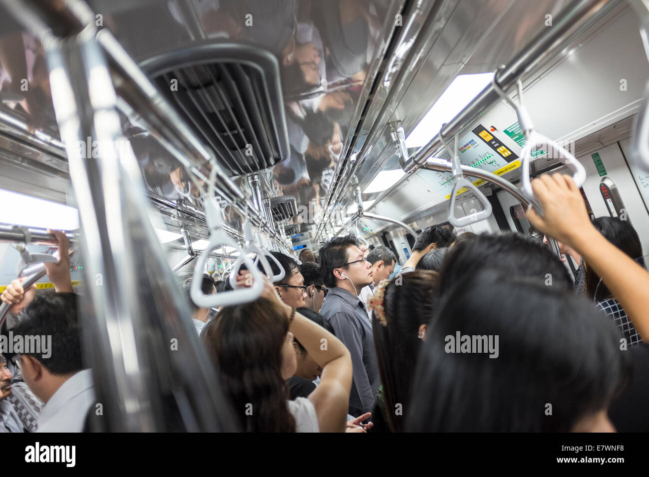 Crowded mrt in singapore High Resolution Stock Photography and Images ...