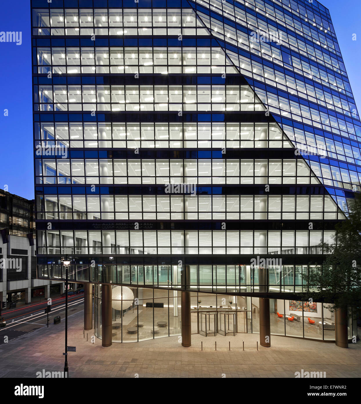 62 Buckingham Gate, London, United Kingdom. Architect: Pelli Clarke ...