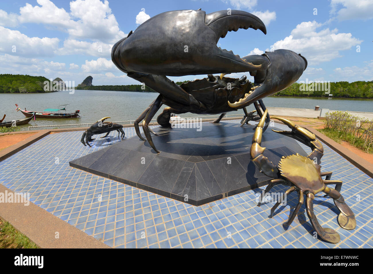 Statue of crabs in Krabi, Thailand Stock Photo - Alamy