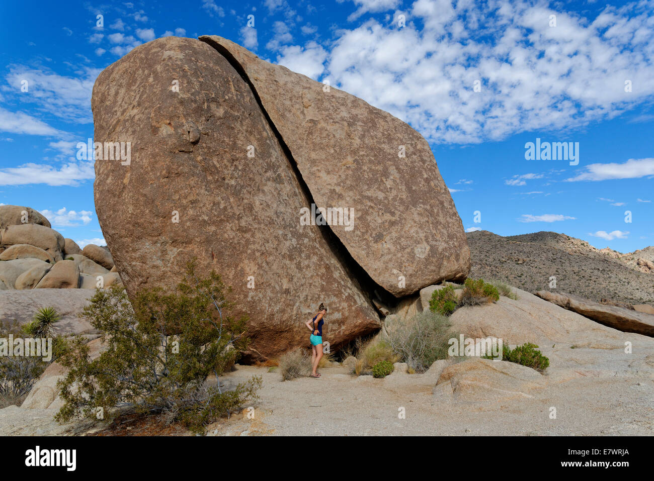 Split rock hi-res stock photography and images - Alamy