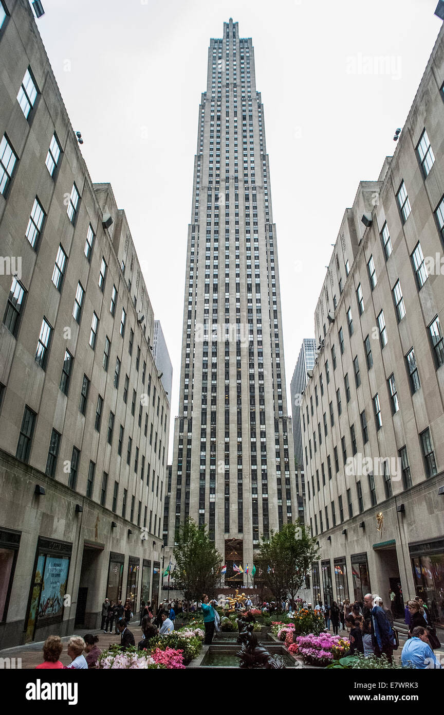 The Rockefeller Center in midtown Manhattan, New York City Stock Photo ...