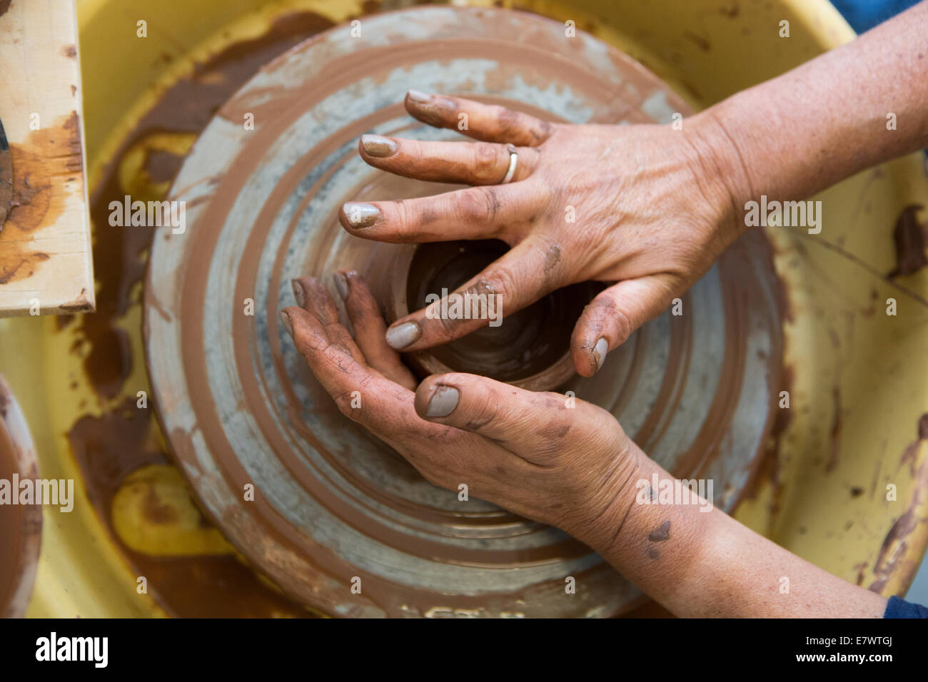 Hands throwing pottery hi-res stock photography and images - Alamy