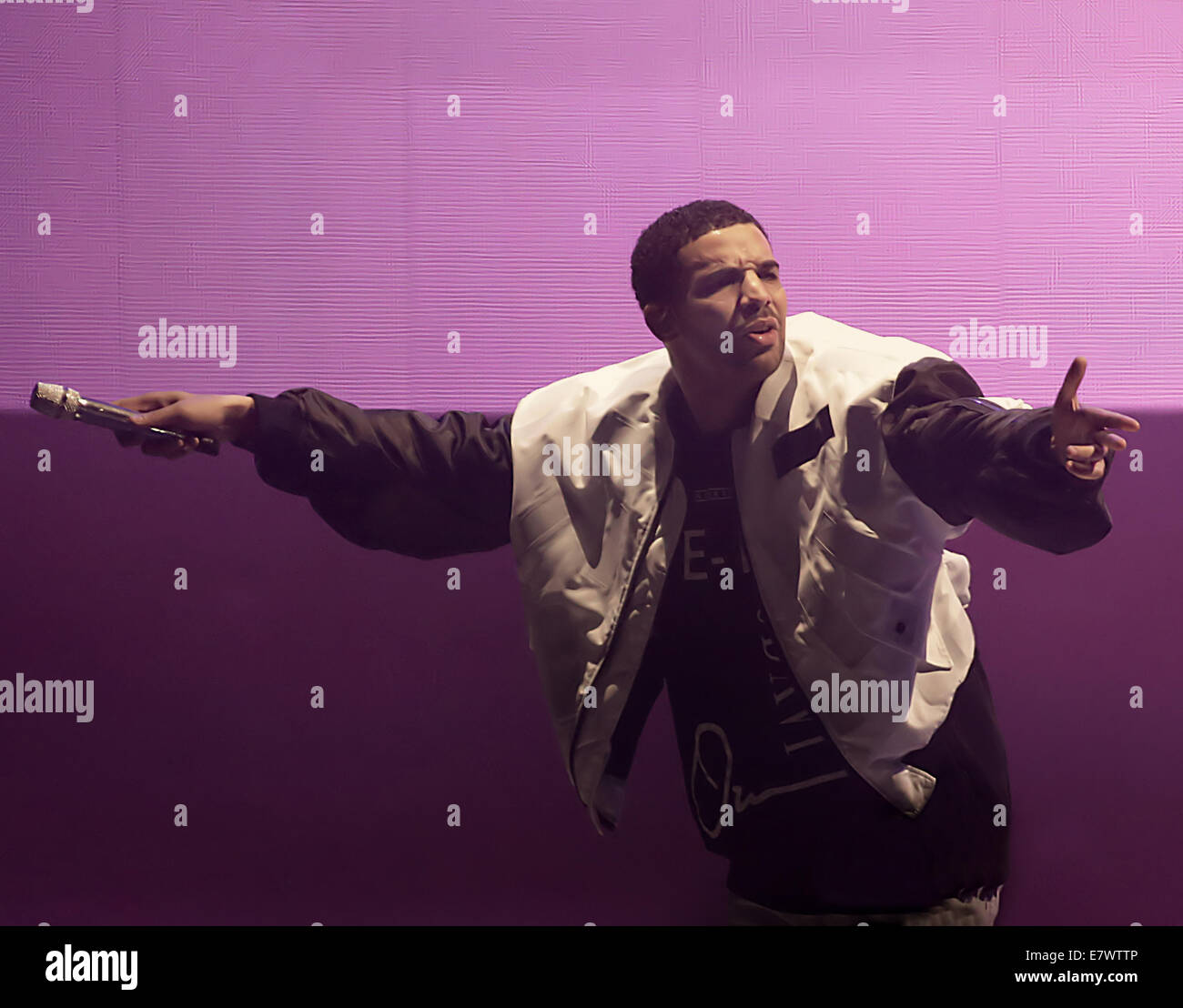 Drake performs live at the Liverpool Echo Arena Featuring: Drake Where ...
