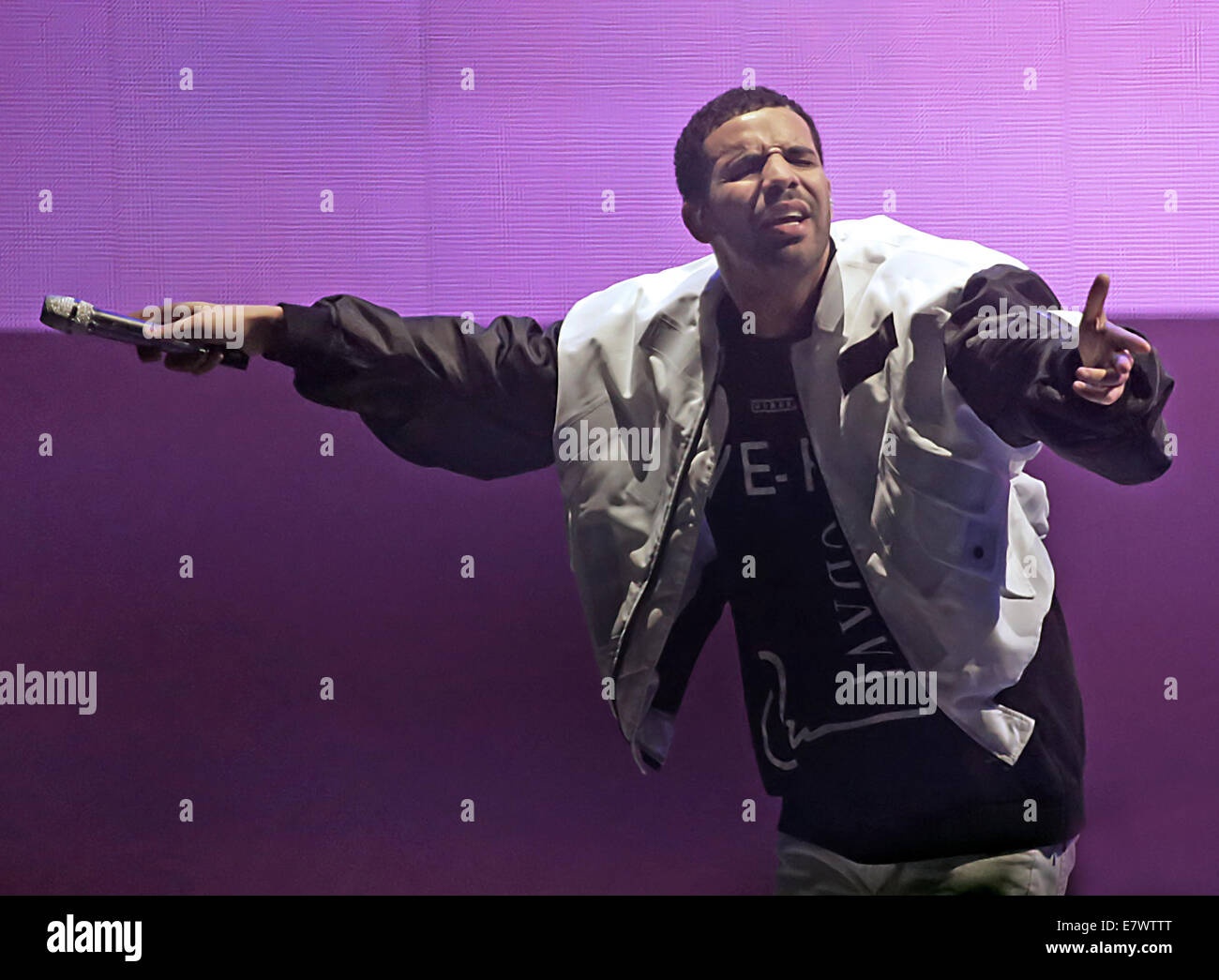 Drake performs live at the Liverpool Echo Arena Featuring: Drake Where ...
