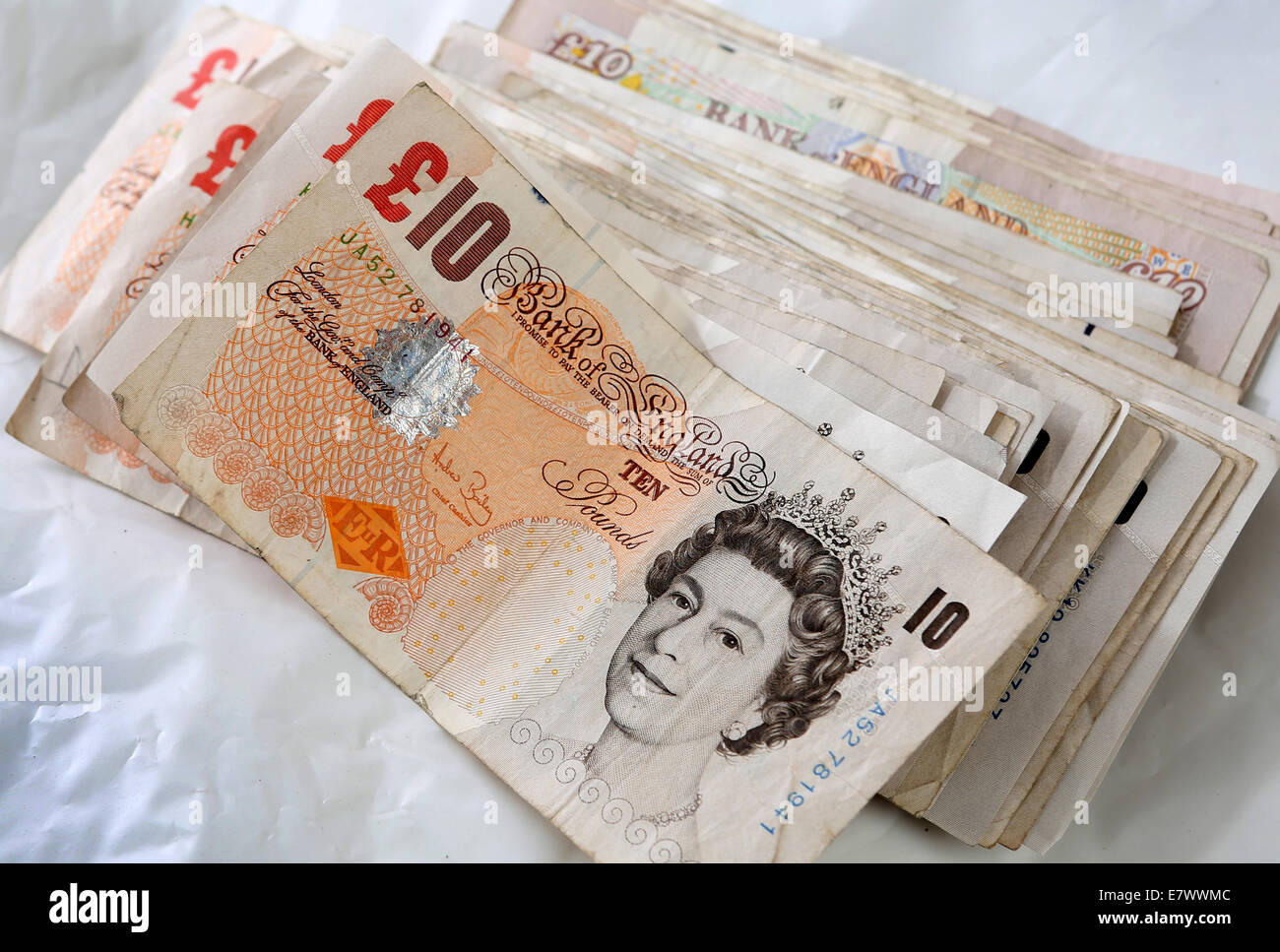 Ten pound notes hi-res stock photography and images - Alamy