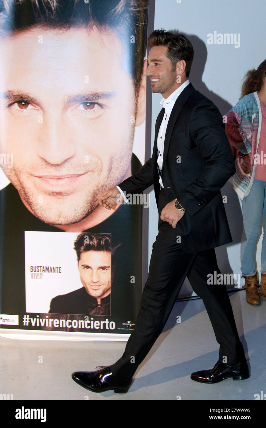 Singer David Bustamante attends new album 'Vivir' press conference at ...