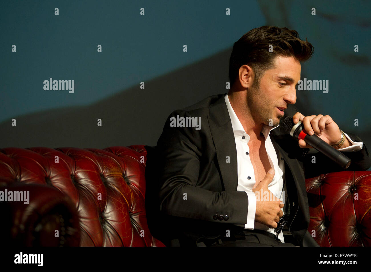 Singer David Bustamante attends new album 'Vivir' press conference at ...