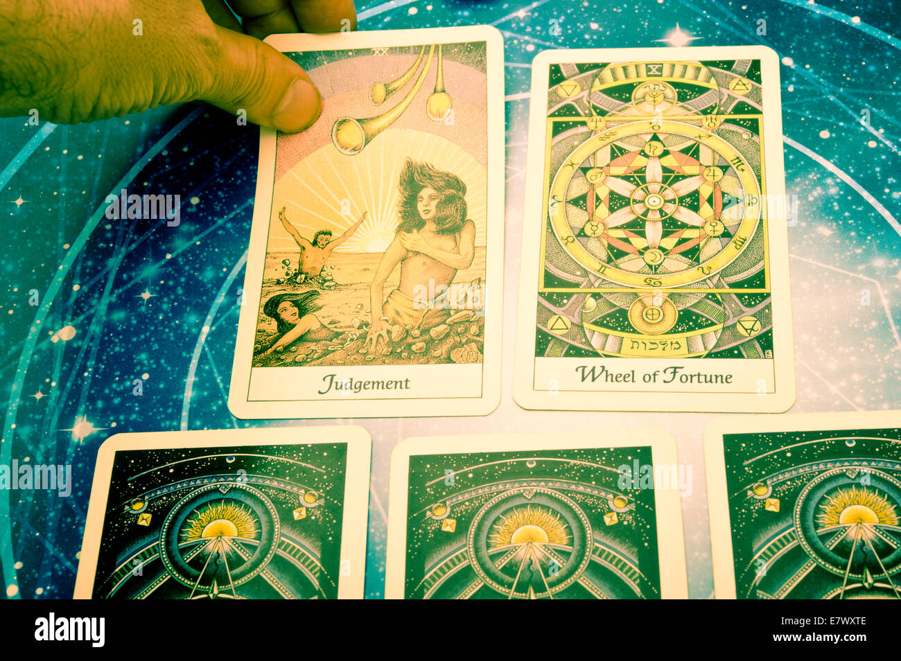 fortune teller reading tarot cards Stock Photo - Alamy