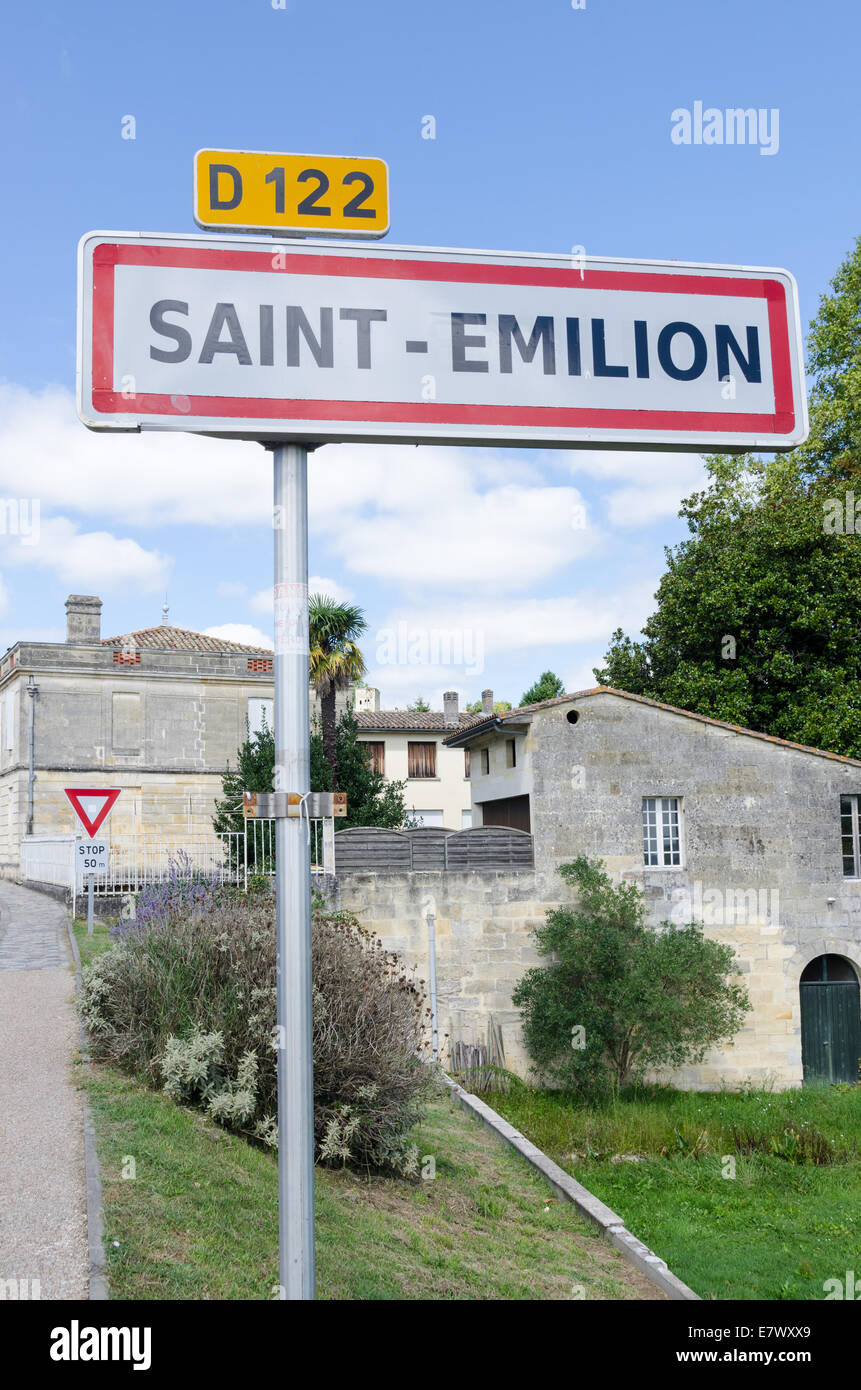 Road sign at the entrance to the town of Saint Emilion in Bordeaux ...