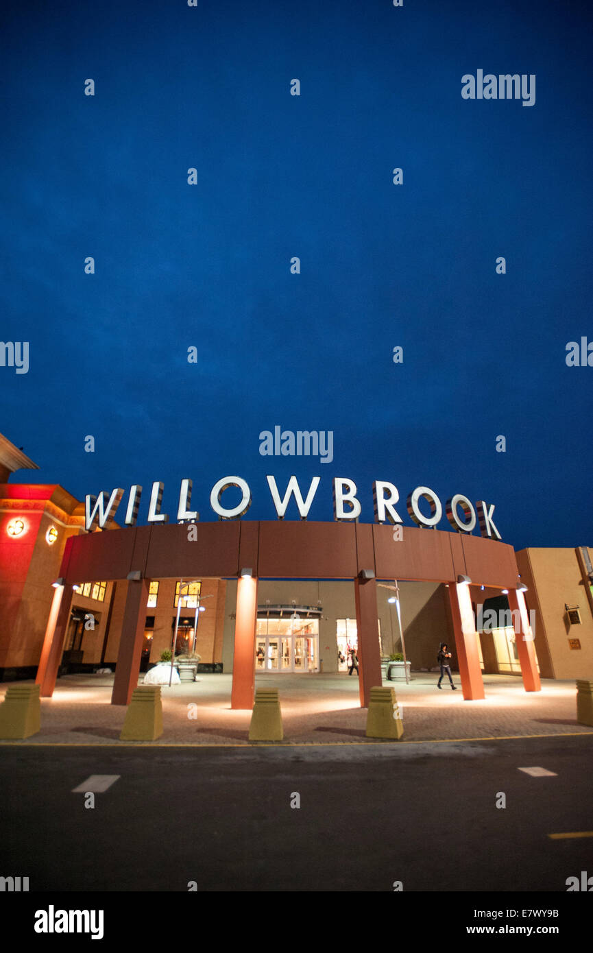 Willowbrook mall hi-res stock photography and images - Alamy