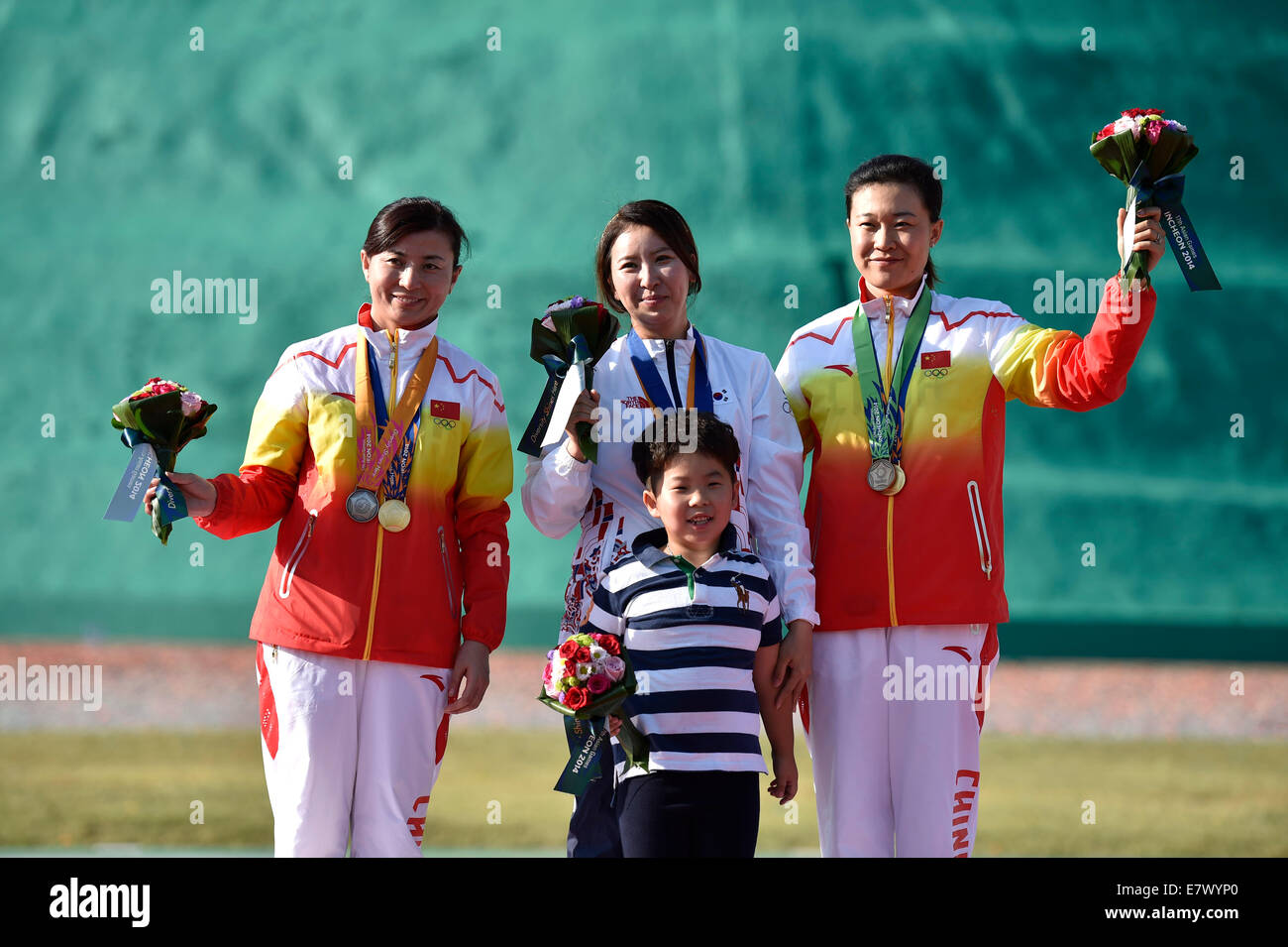 Incheon, South Korea. 25th Sep, 2014. Gold medalist Kim Mijin (C) of ...