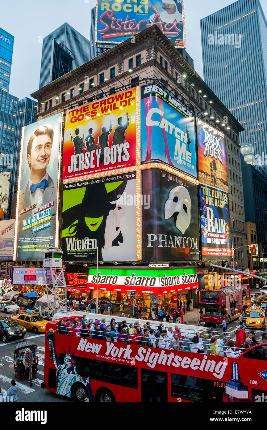 Times square sightseeing bus hi-res stock photography and images - Alamy