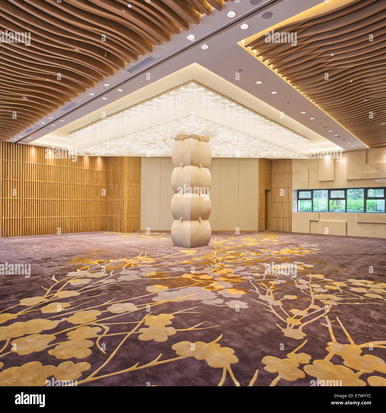 Office building interior hi-res stock photography and images - Alamy