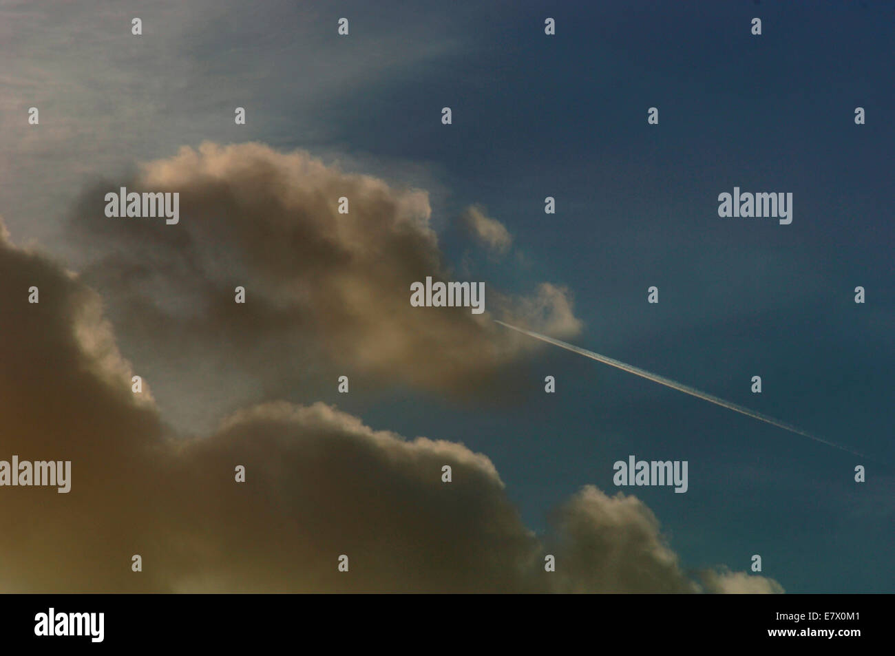 Floating jet trail hi-res stock photography and images - Alamy