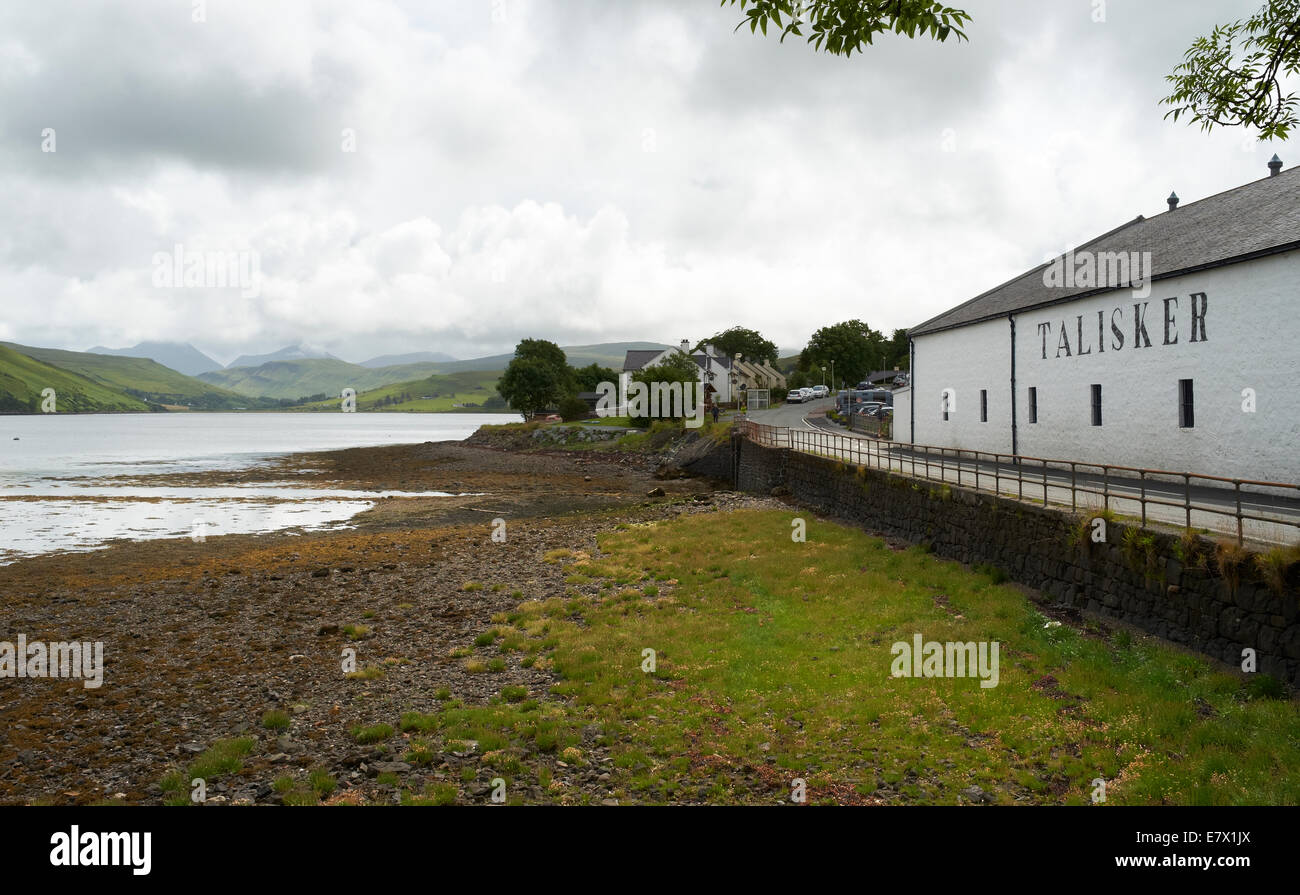 Talisker distillery hi-res stock photography and images - Alamy