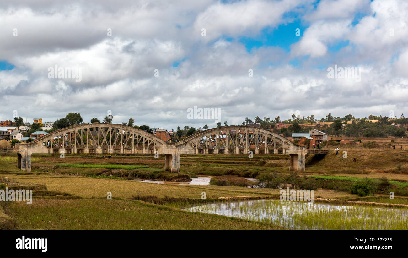 The beautiful landscapes of the central highland areas of Madagascar ...
