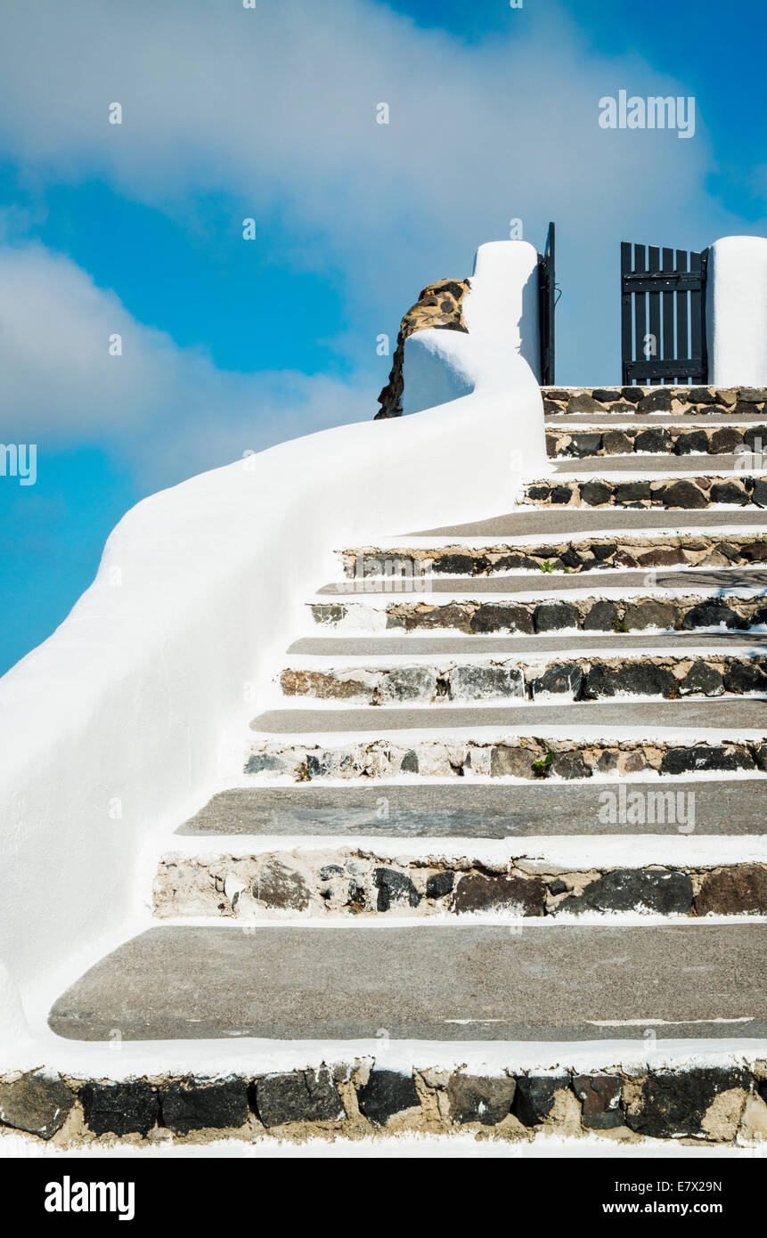Traditional steps and gate in Oia, Santorini (Thira), Greece Stock ...