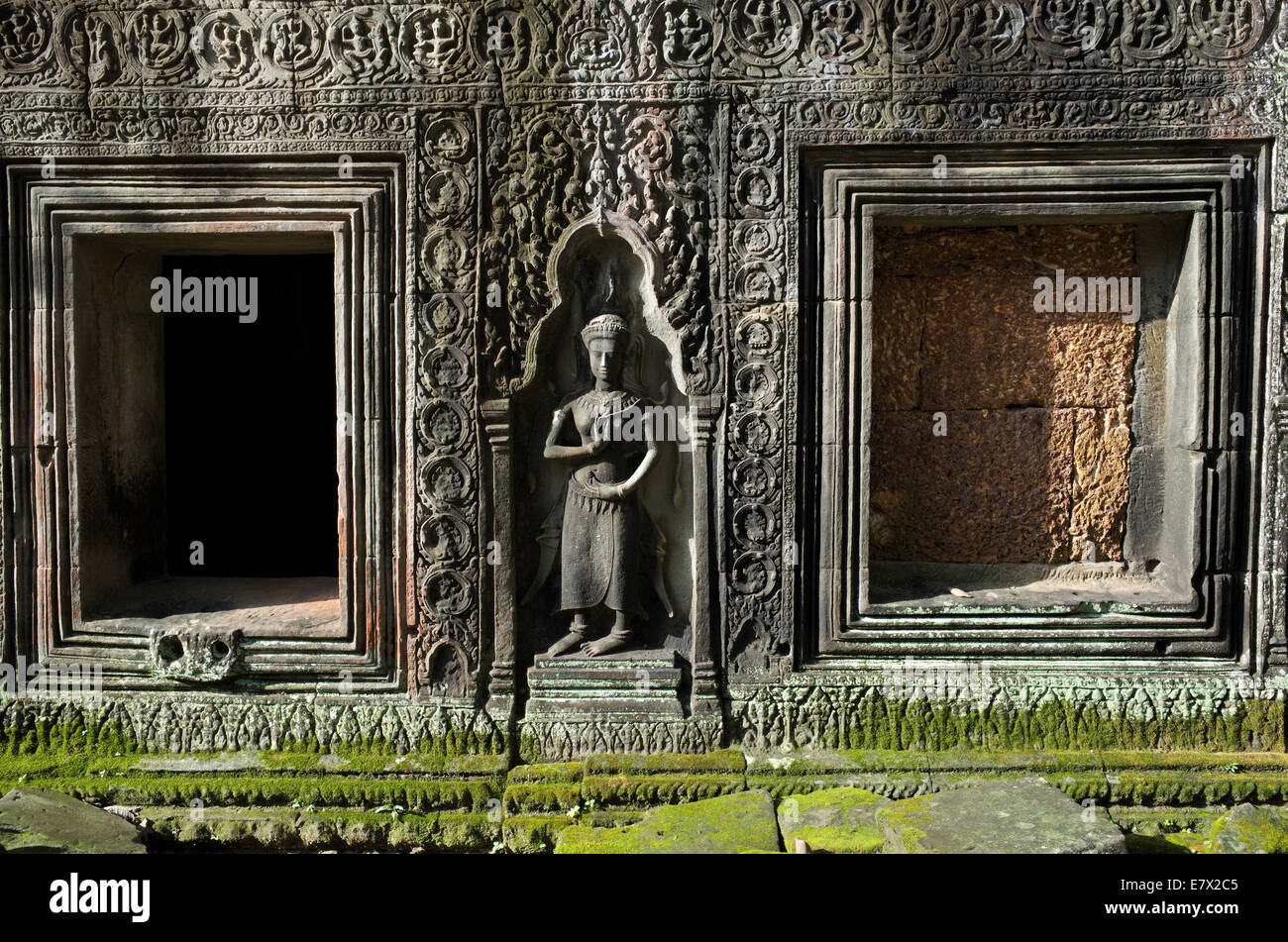 Temple windows hi-res stock photography and images - Alamy
