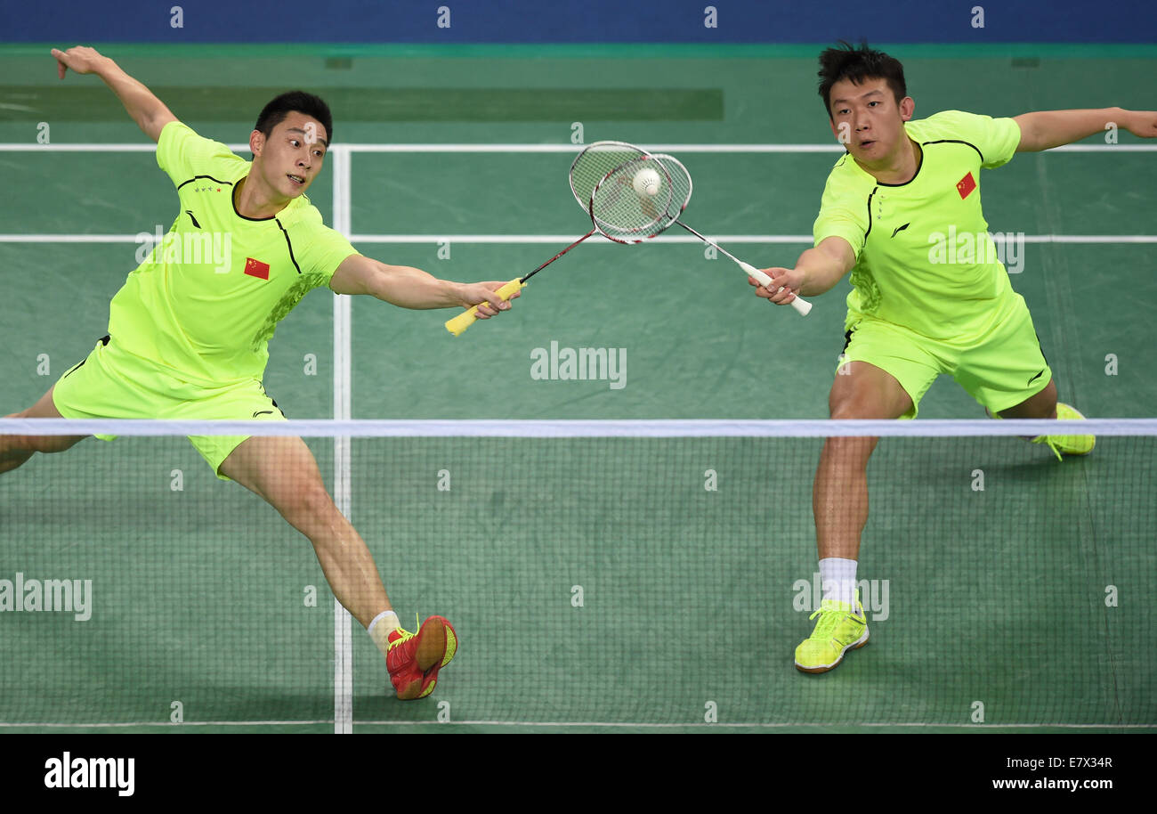 Incheon, South Korea. 25th Sep, 2014. Qiu Zihan (R) and Liu Xiaolong of ...