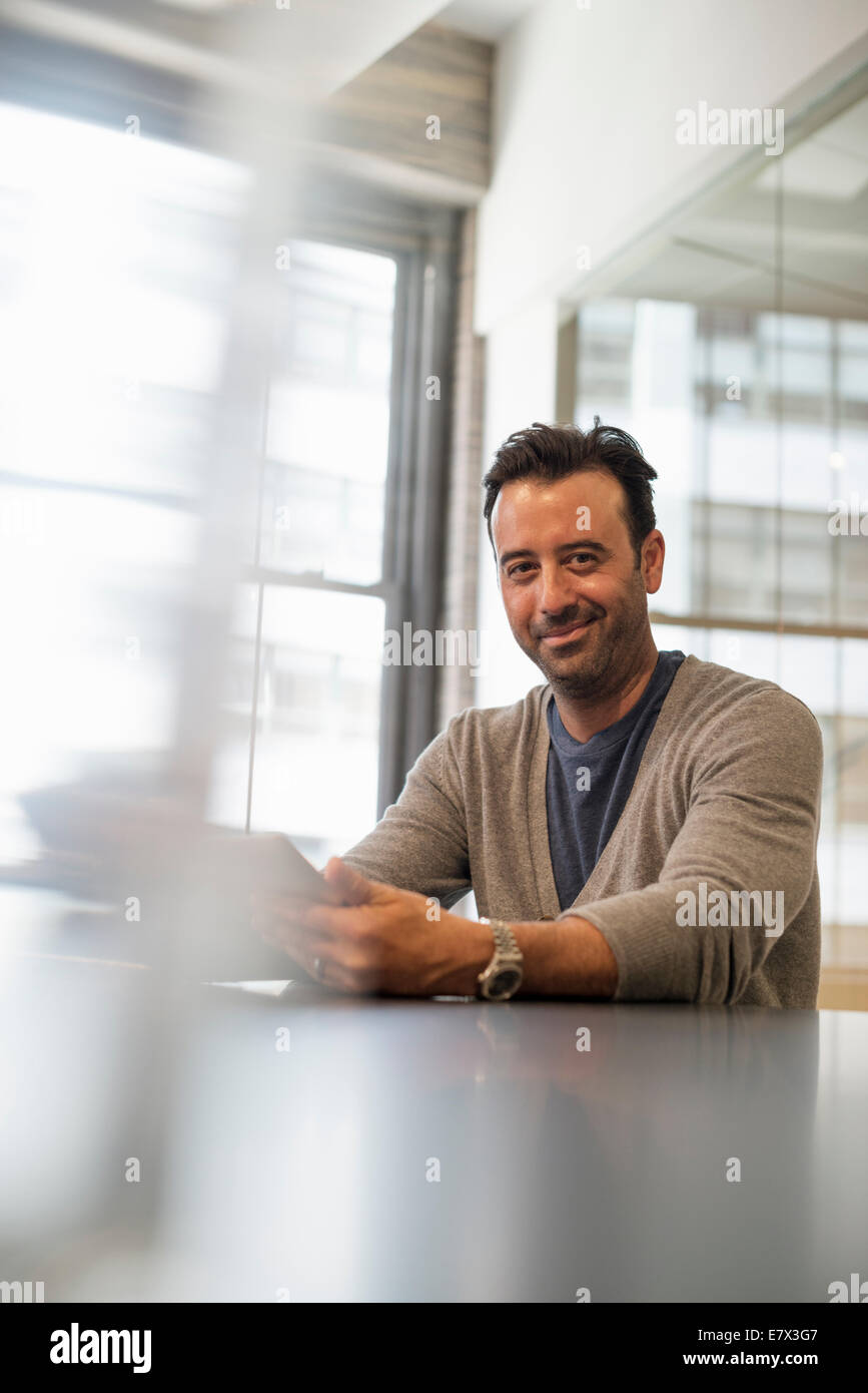 Office man desk open space hi-res stock photography and images - Alamy
