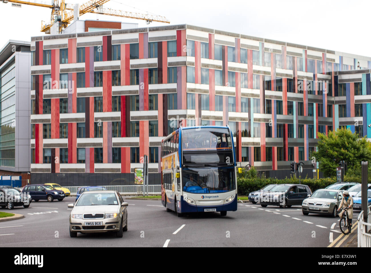 Traffic in front of Sheffield University Jessops Building at Jessop ...
