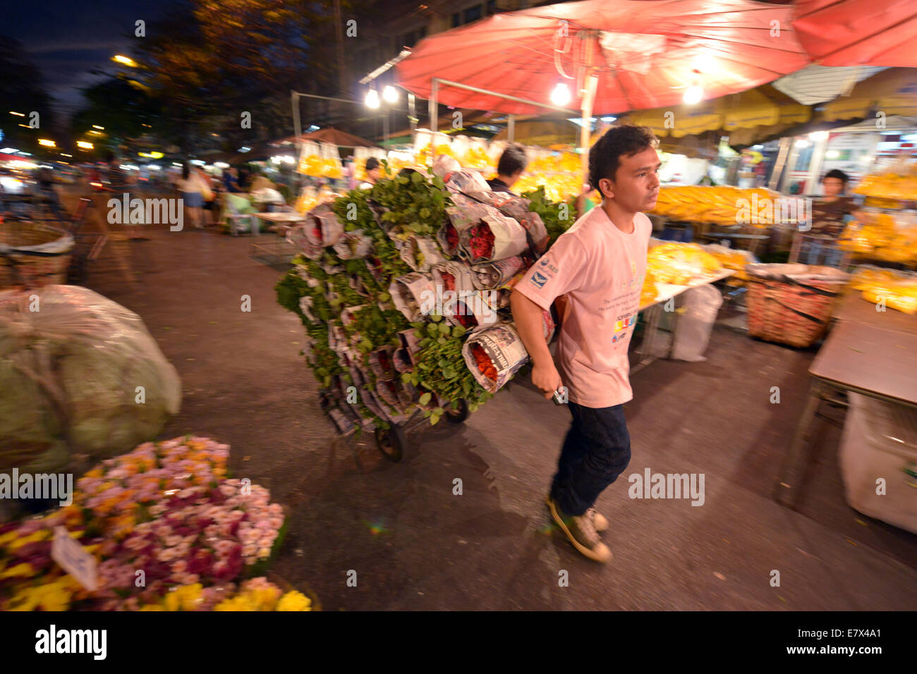 Asian man selling flowers hi-res stock photography and images - Alamy