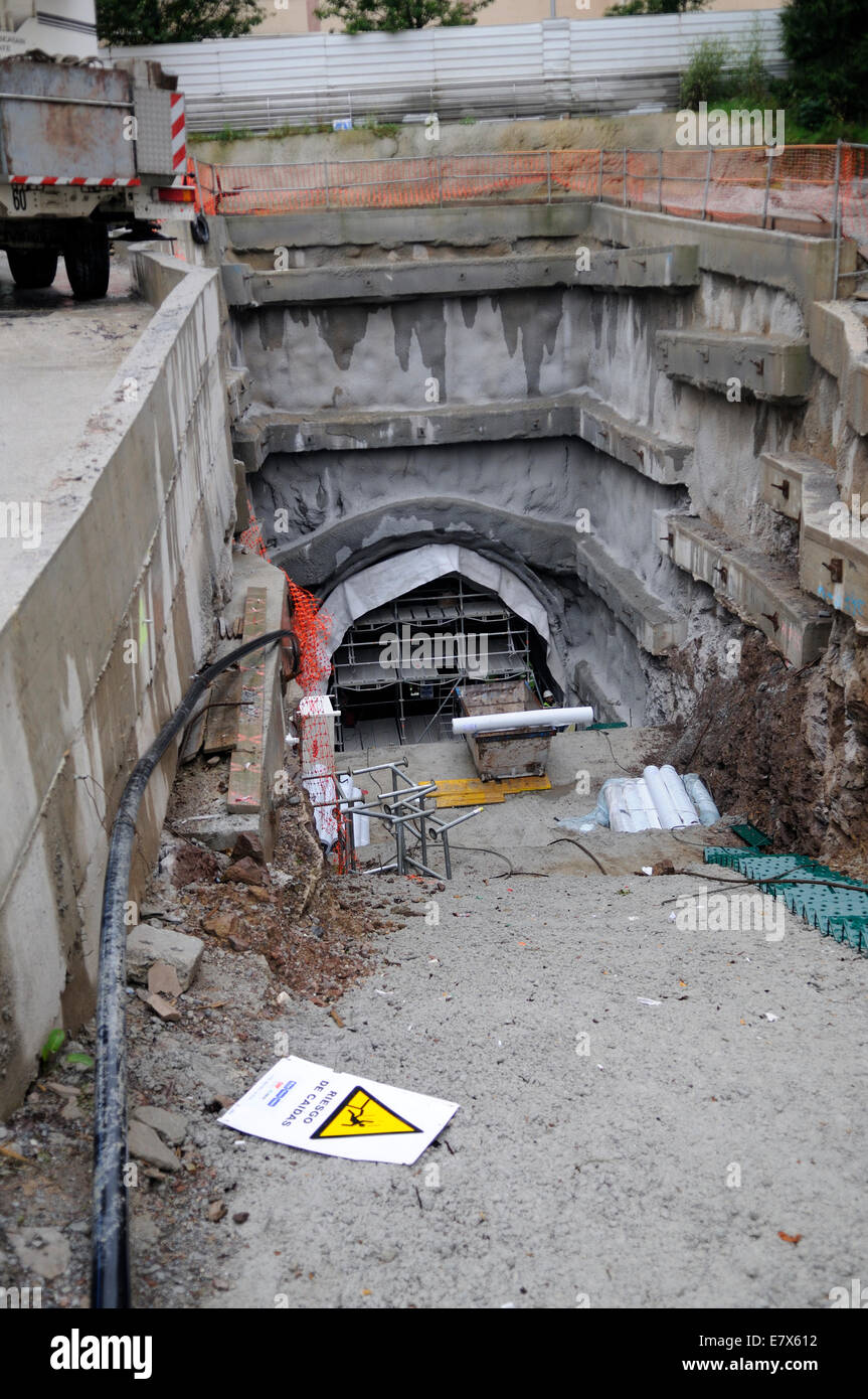 Tunnel construction hi-res stock photography and images - Alamy