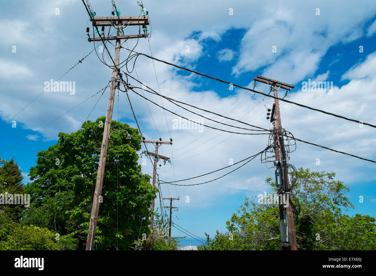 Electric utility poles hi-res stock photography and images - Alamy