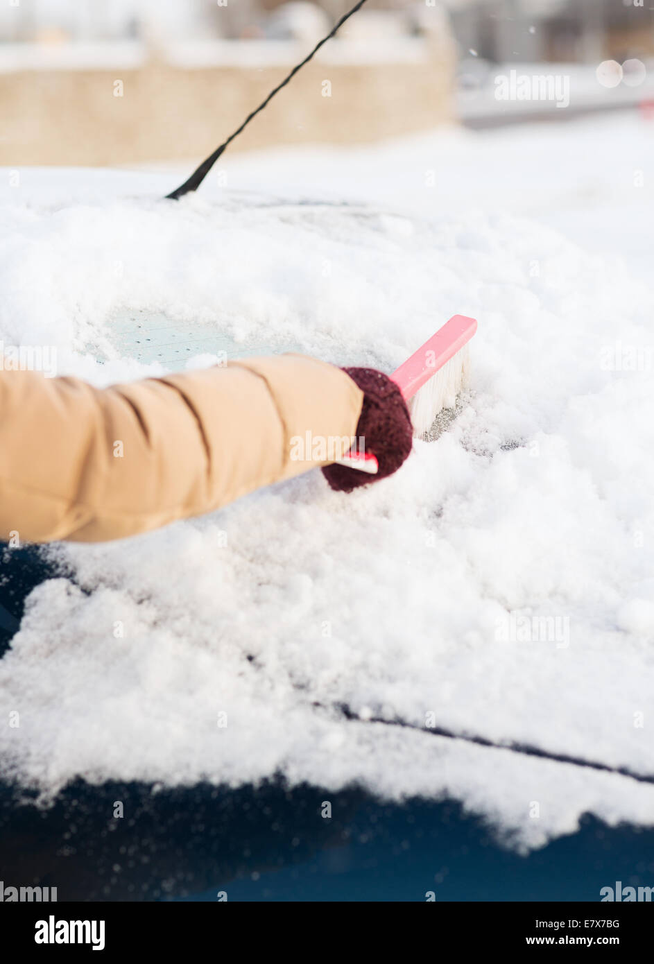 Female hand cleaning car hi-res stock photography and images - Alamy