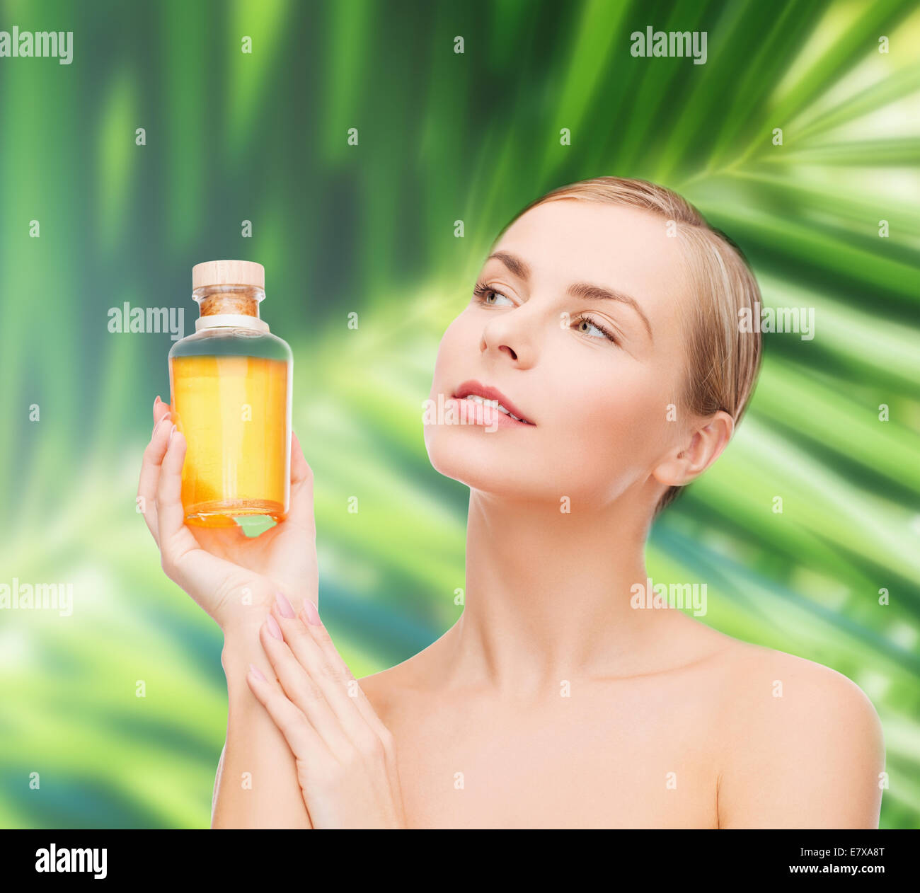 Woman body moisturizer nature hi-res stock photography and images - Alamy