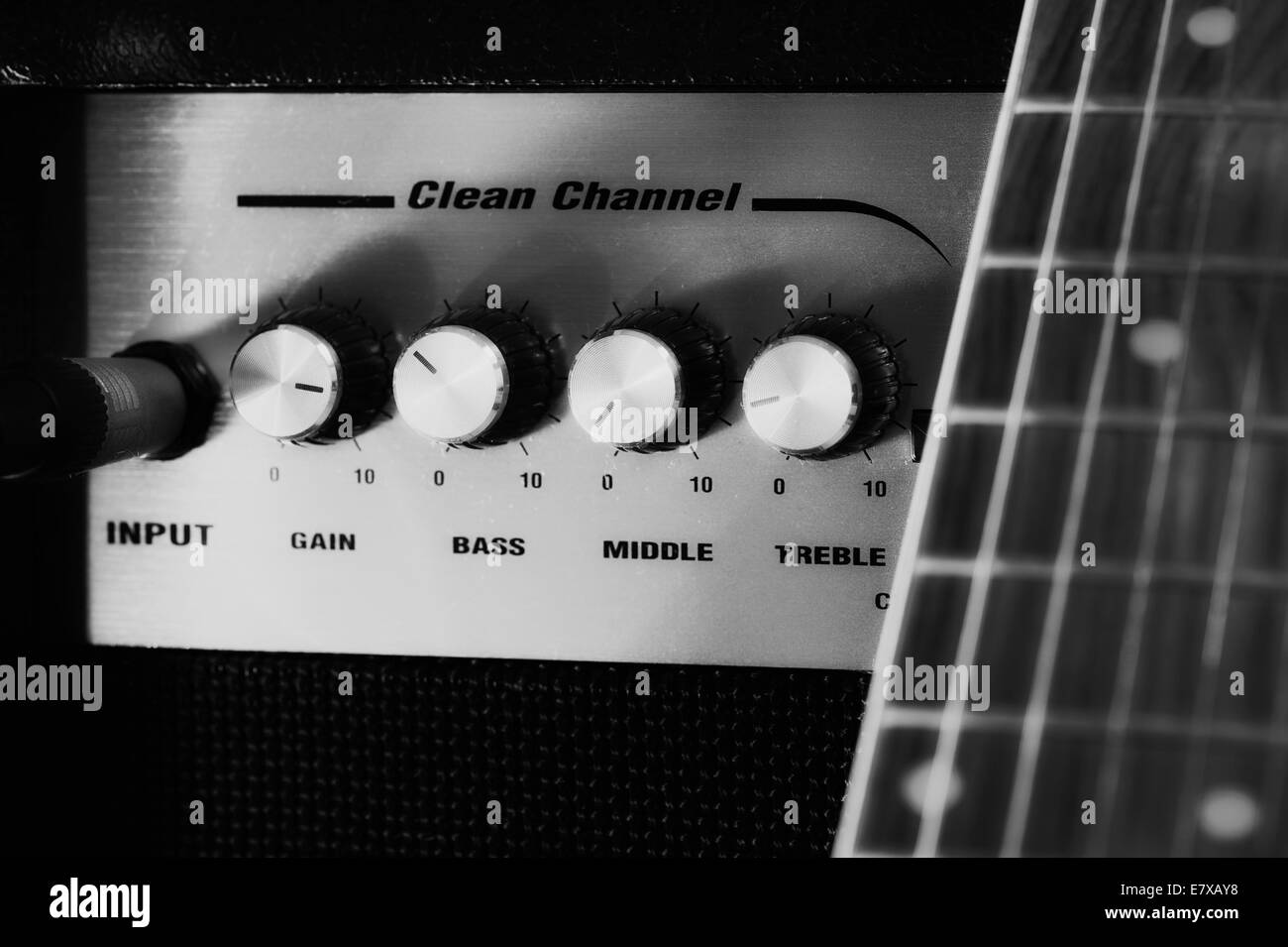 Amplifier symbol hi-res stock photography and images - Alamy