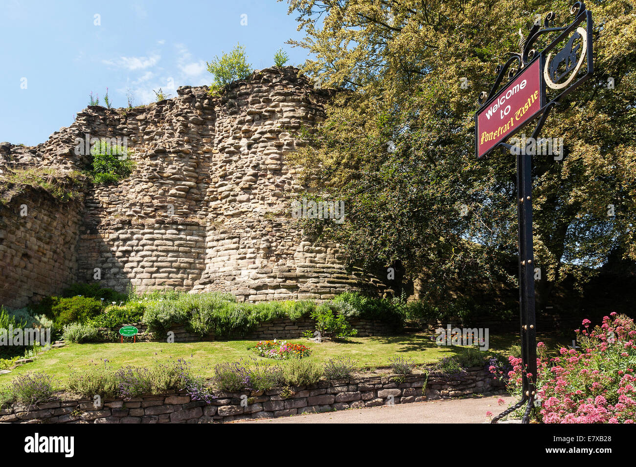 England Yorkshire, Pontefract castle Stock Photo - Alamy