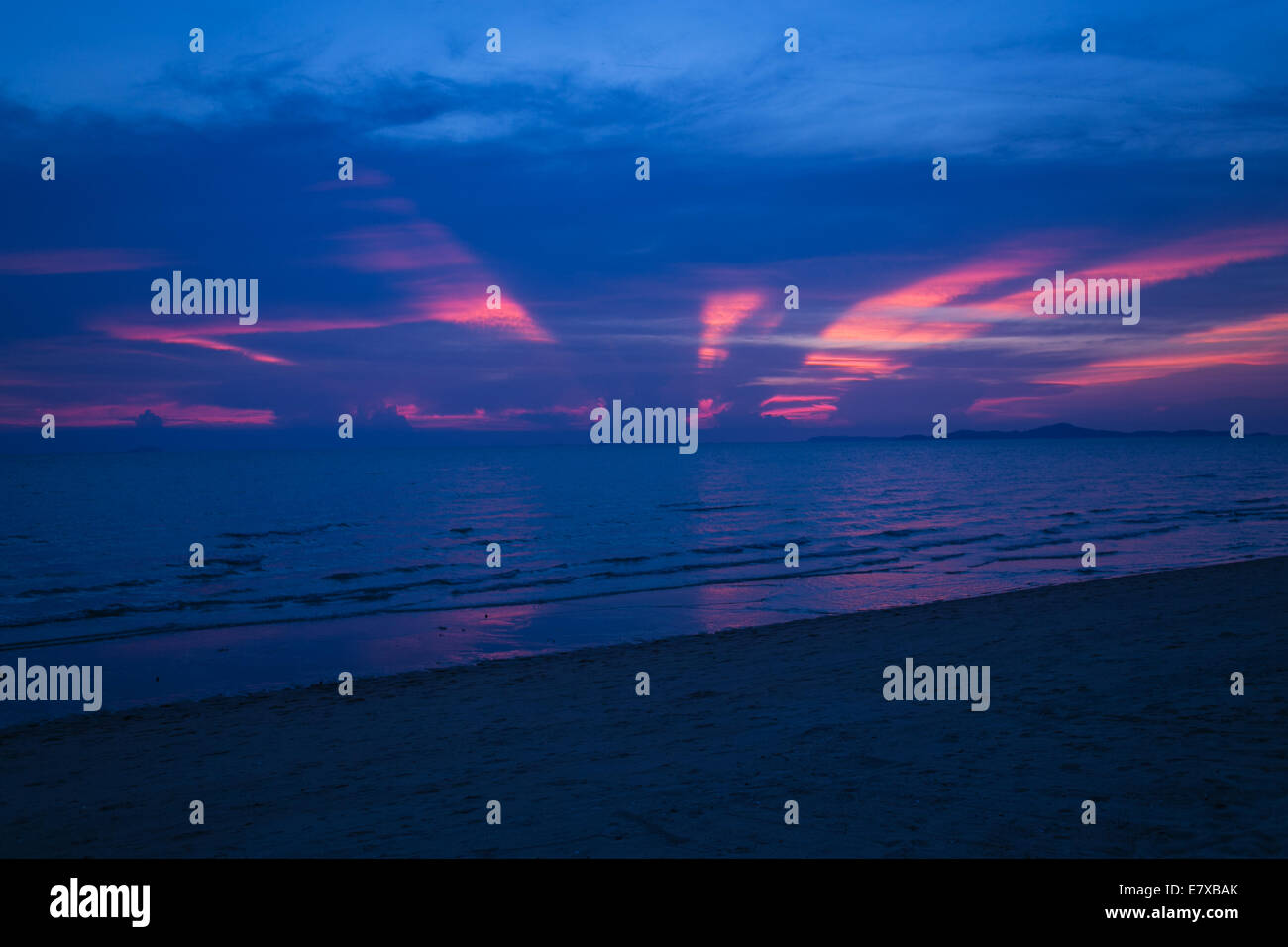 Amazing Deeply purple sunset. Sea and sky Stock Photo - Alamy