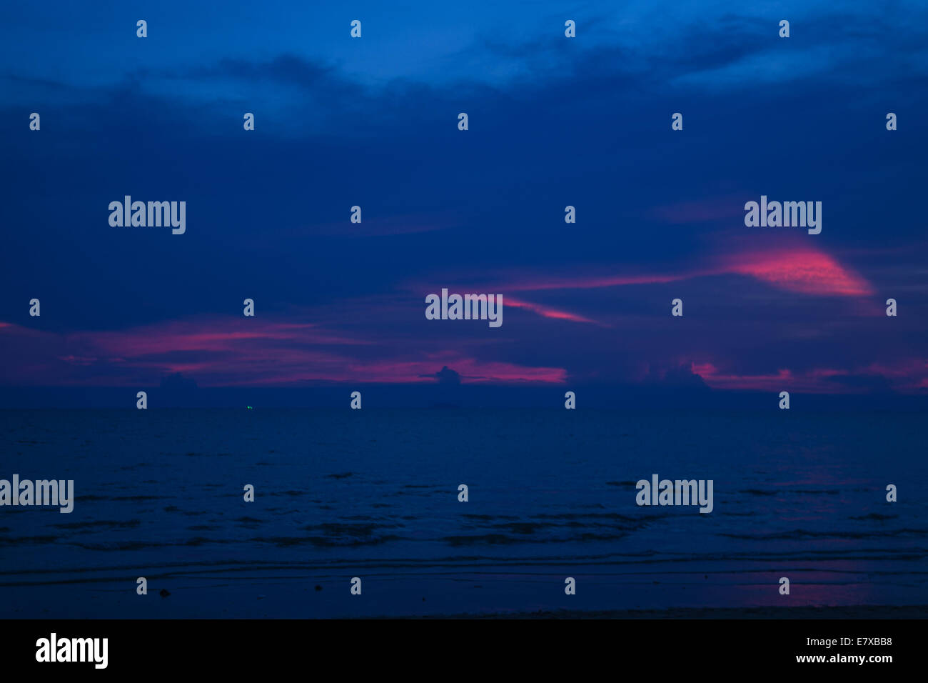 Amazing Deeply purple sunset. Sea and sky Stock Photo - Alamy
