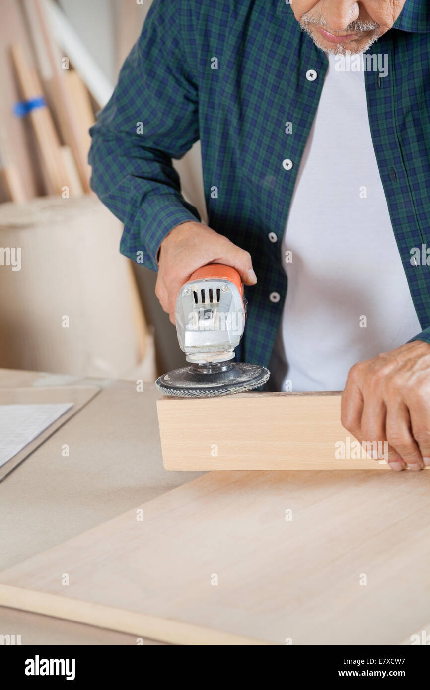 Using electric sander hi-res stock photography and images - Alamy