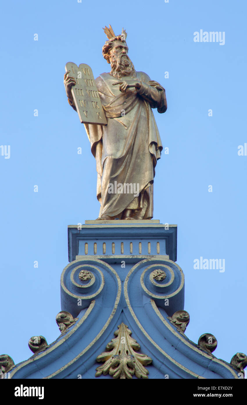 Moses statue hi-res stock photography and images - Alamy