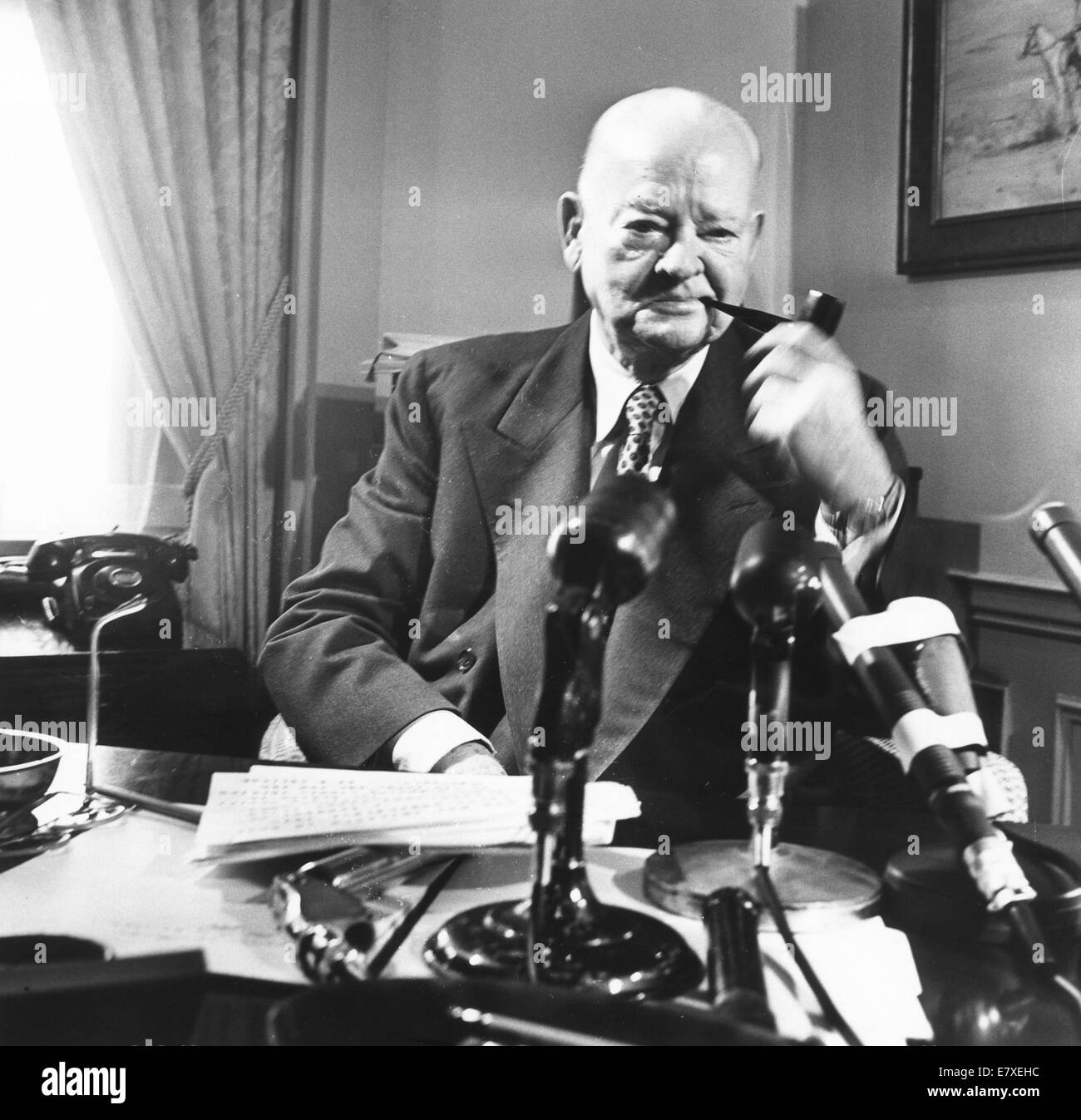 Economic partnerships hi-res stock photography and images - Alamy