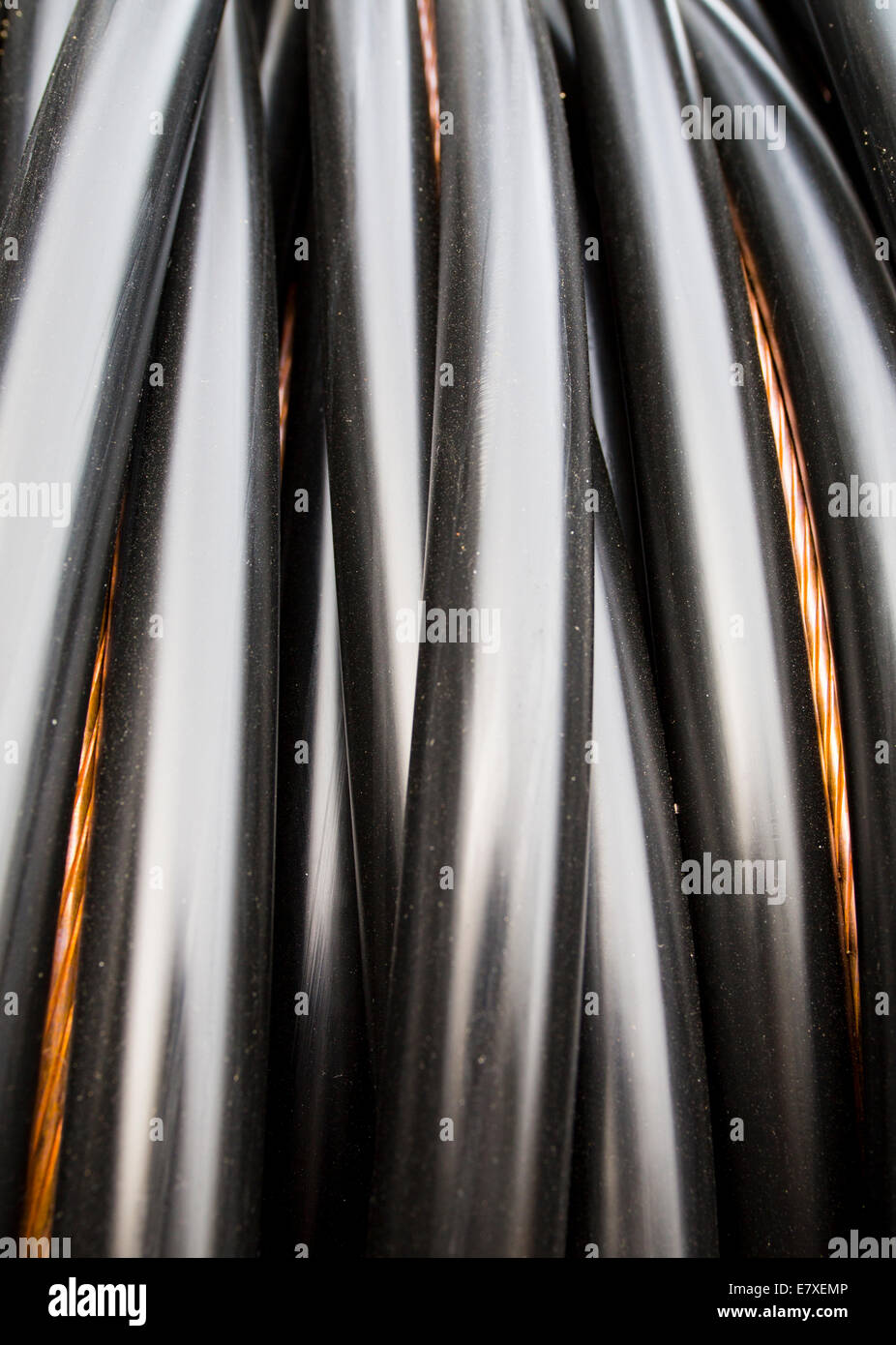 Medium / High voltage heavy duty copper cable , used for transferring ...