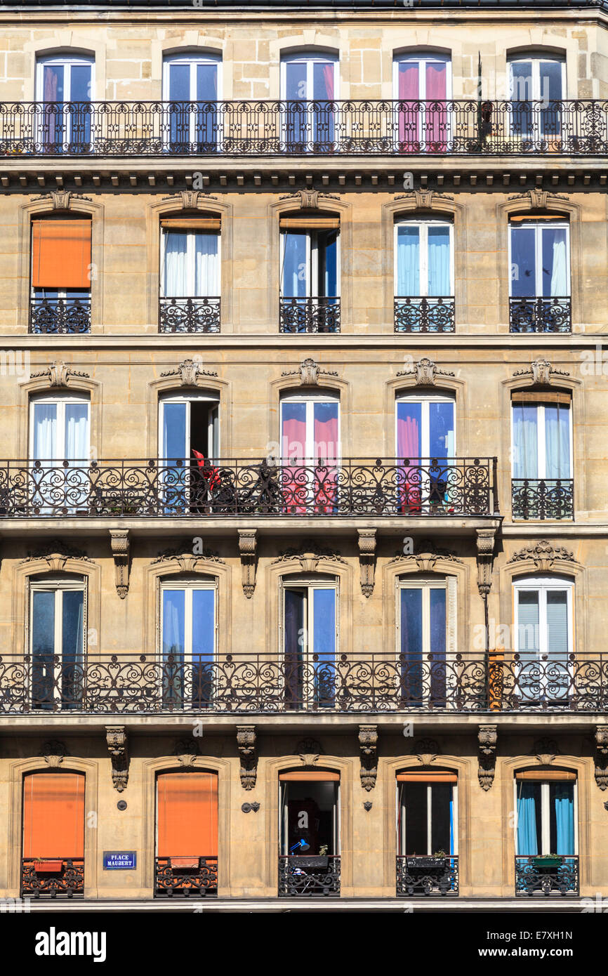 Apartment windows and balconies in Paris, France Stock Photo - Alamy