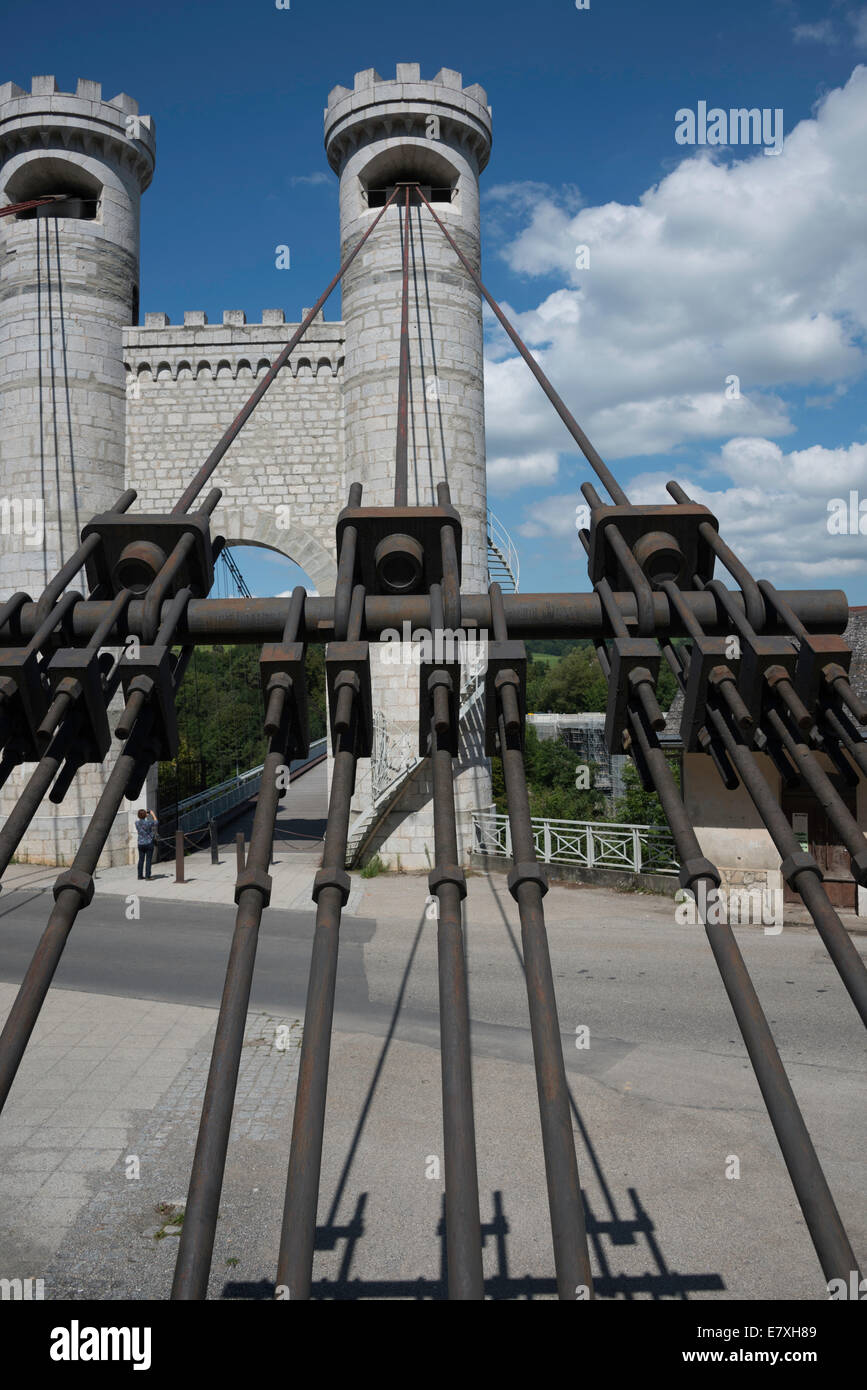 Military cables hi-res stock photography and images - Alamy