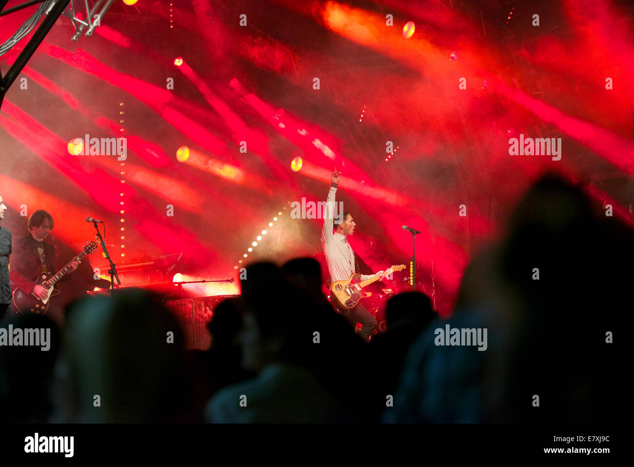 Dan gillespie the feeling hi-res stock photography and images - Alamy