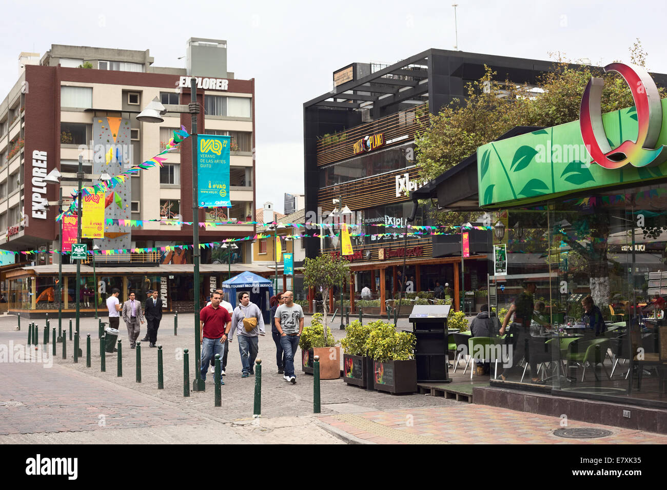 Plaza Foch, the center of the tourist district La Mariscal in Quito ...