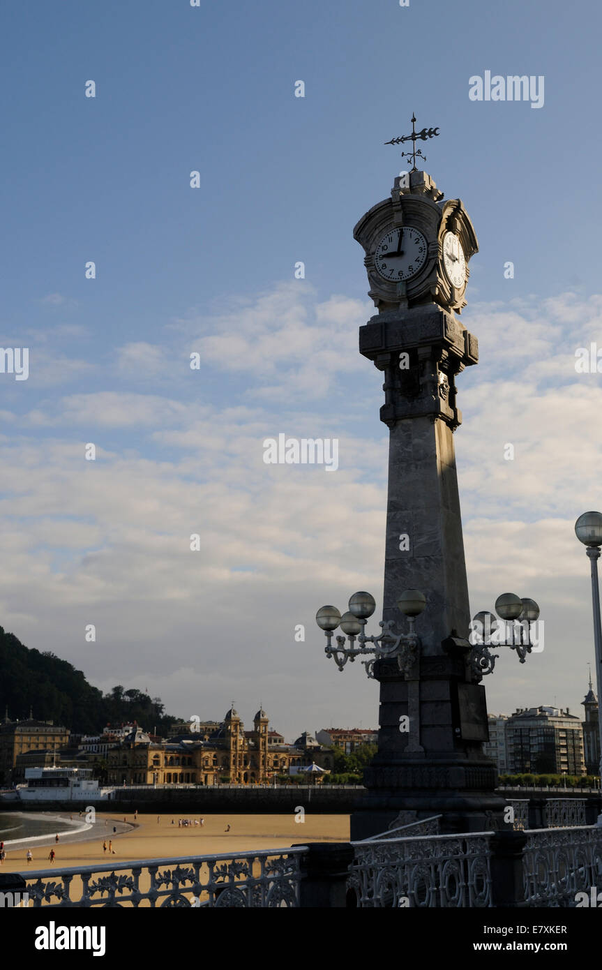 Clock time tower hi-res stock photography and images - Alamy